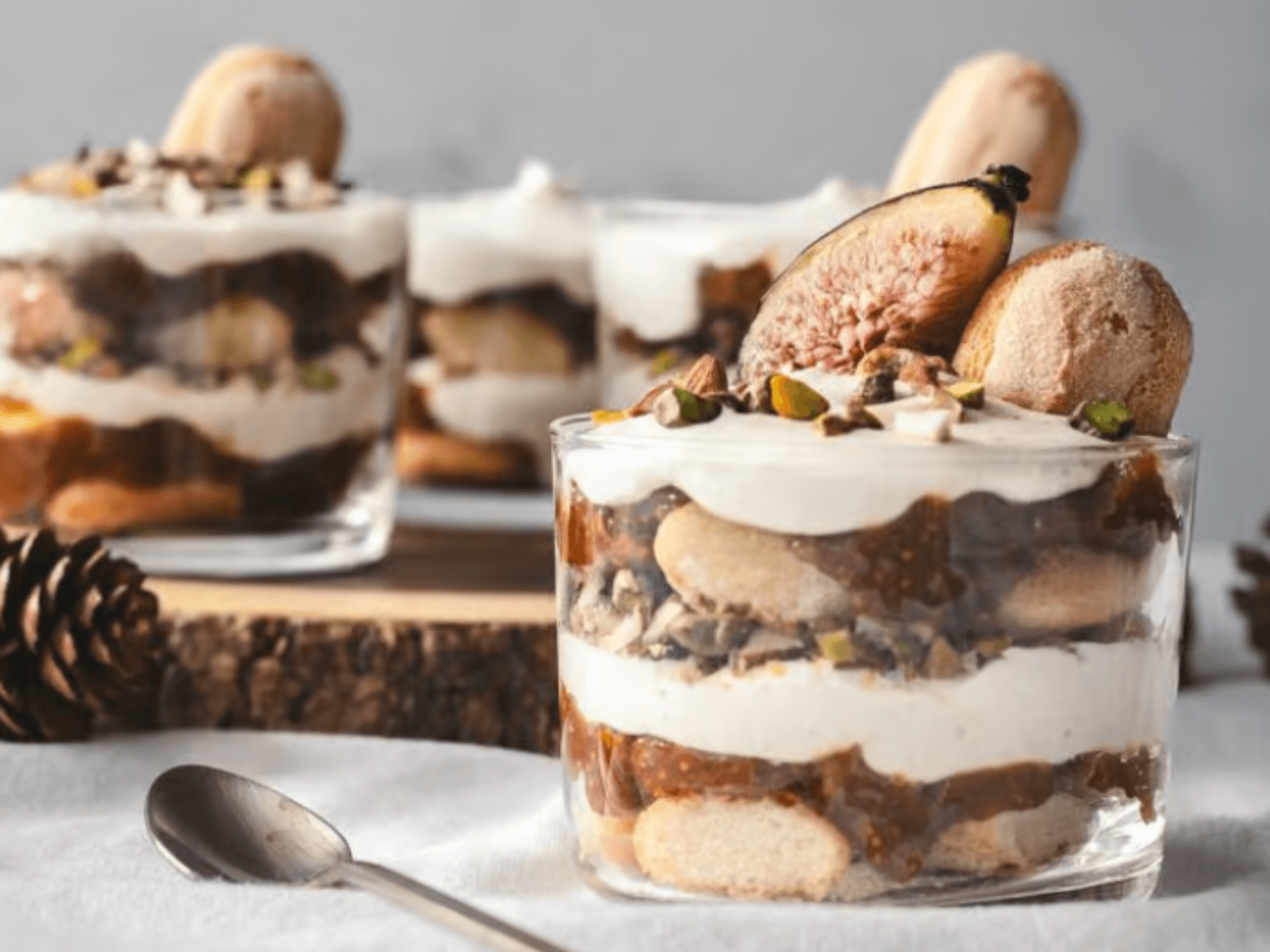 Trifle with fig jam and nuts – warfair